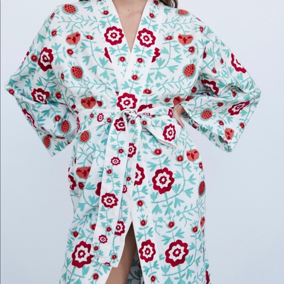 Zara | Kimonos & Yukatas | Bloggers Fav Zara Limited Edition ...